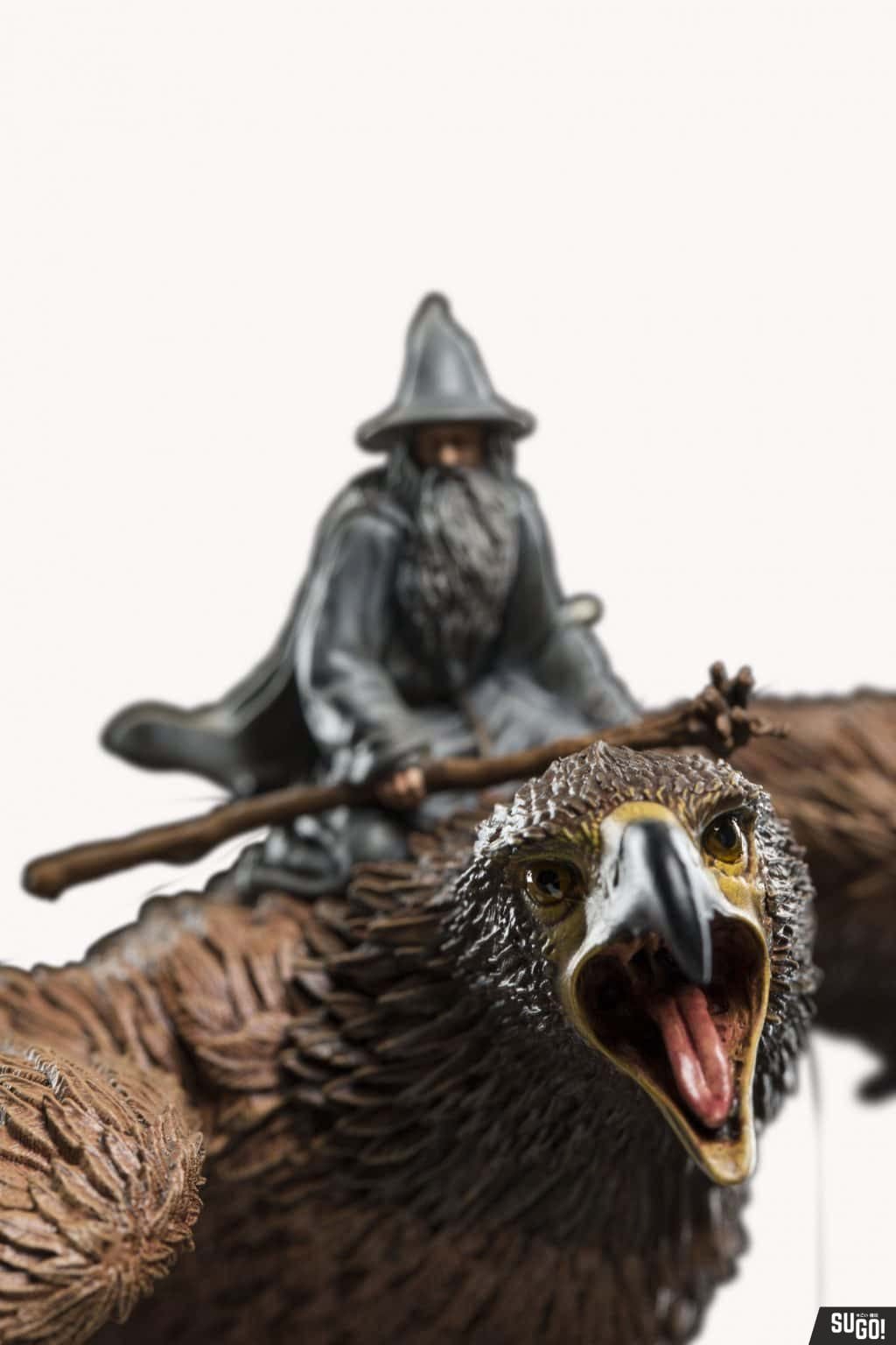 The Lord of the Rings Mini Statue Gandalf the Grey on Gwaihir - Sugo ...