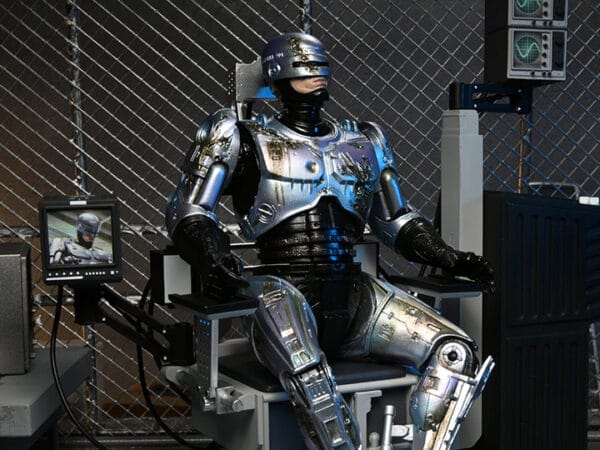 Neca RoboCop Ultimate Battle Damaged RoboCop With Chair Action Figure ...