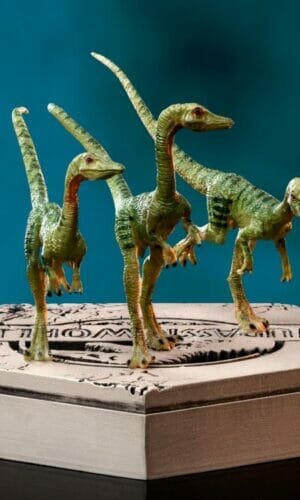 Iron Studios Jurassic World Icons Compsognathus Statue - Sugo Toys ...