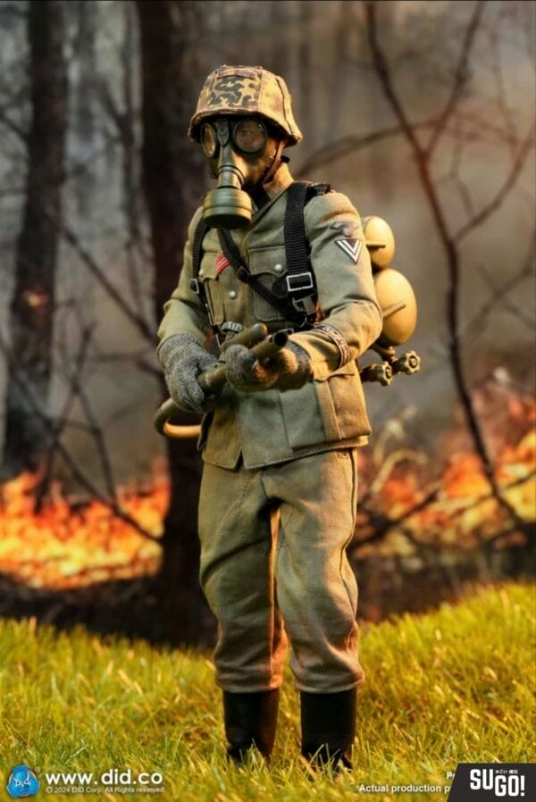 DiD D80177 WW2 Flamethrower Soldier 1/6 Scale Action Figure - Sugo Toys ...