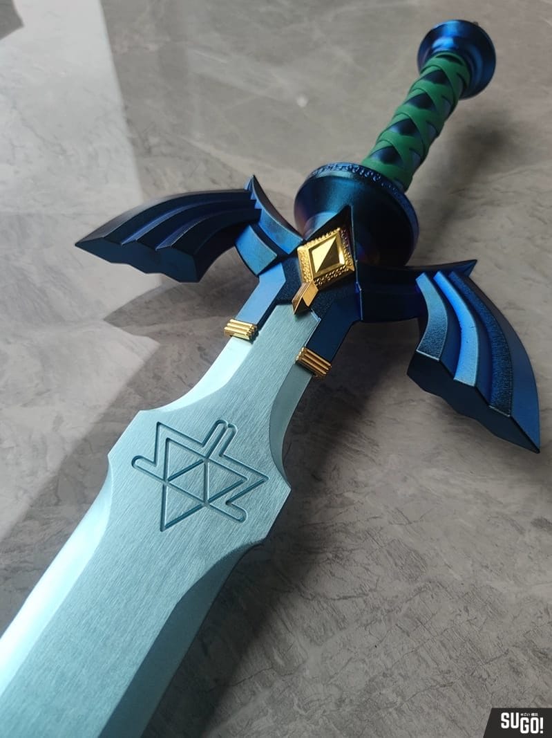 HCMY Master Sword Light-Up Diecast 1/1 Life Size Prop With Display Base ...