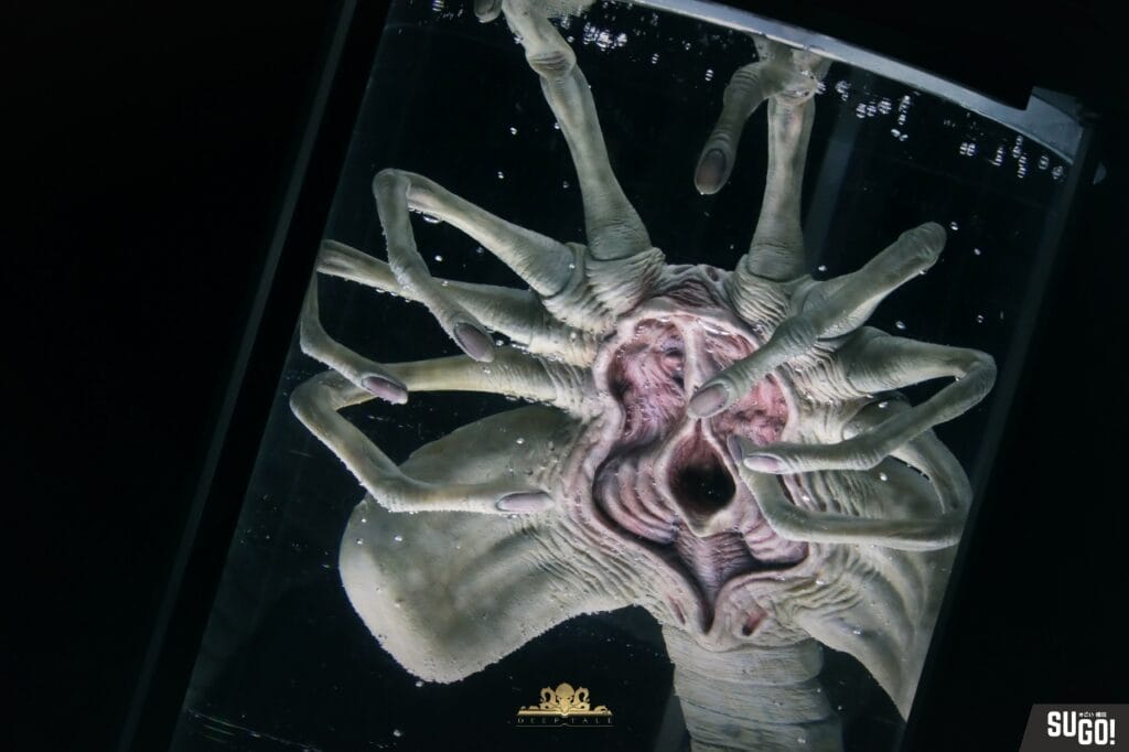 Deep Tale Studio - Alien Facehugger Stasis Chamber Life Size 1/1 Statue ...